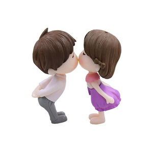 architectural-model-miniature-kissing-couple-1-cp16211-b-2 ...